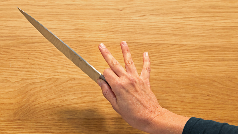 How To Hold A WÜSTHOF Knife
